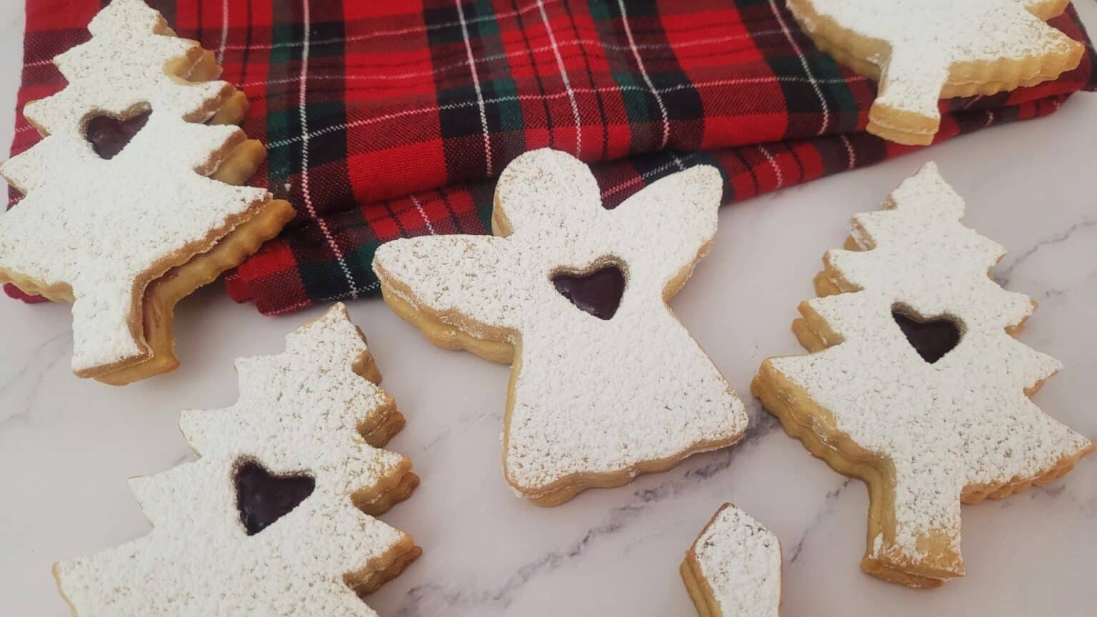 Holiday Linzer Cookies - Desserts With Stephanie